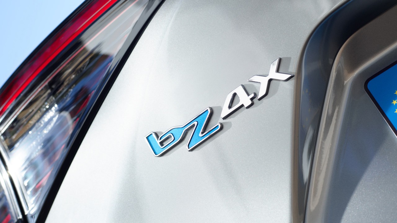 Der neue Toyota bZ4X | Let´s go beyond | Toyota DE
